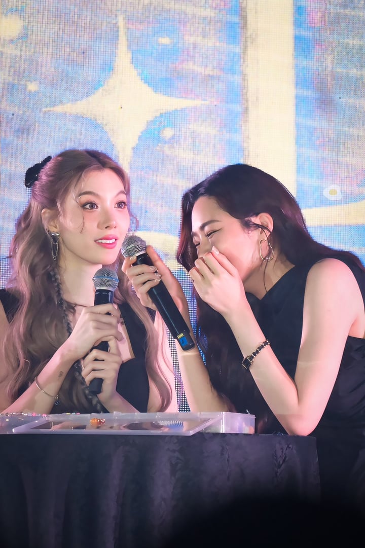 LingOrm 1st Fan Meeting in Hong Kong - LingOrm Pics