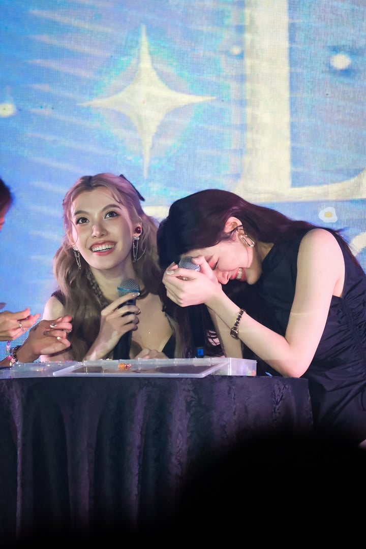 LingOrm 1st Fan Meeting in Hong Kong - LingOrm Pics